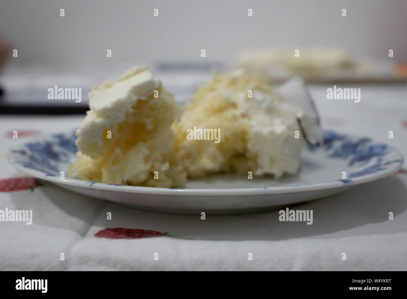 Destroyed cake hi-res stock photography and images - Alamy