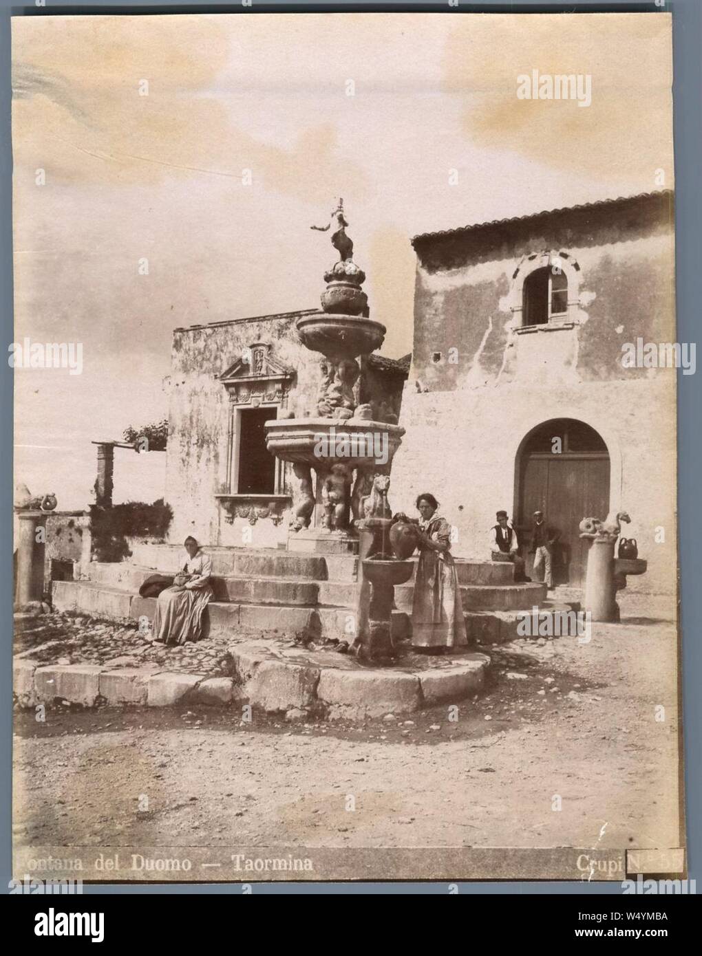 Crupi, Giovanni (1849-1925) - n. 0055 - Fontana del Duomo - Taormina ...
