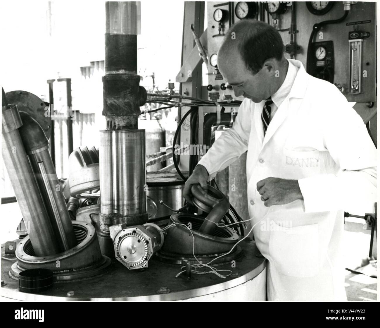 Cryogenics hi-res stock photography and images - Alamy