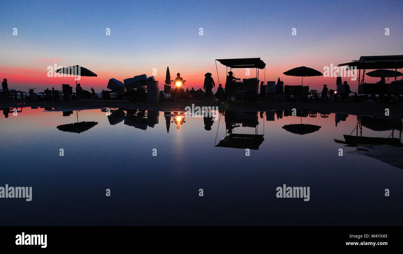 Moring sun hi-res stock photography and images - Alamy