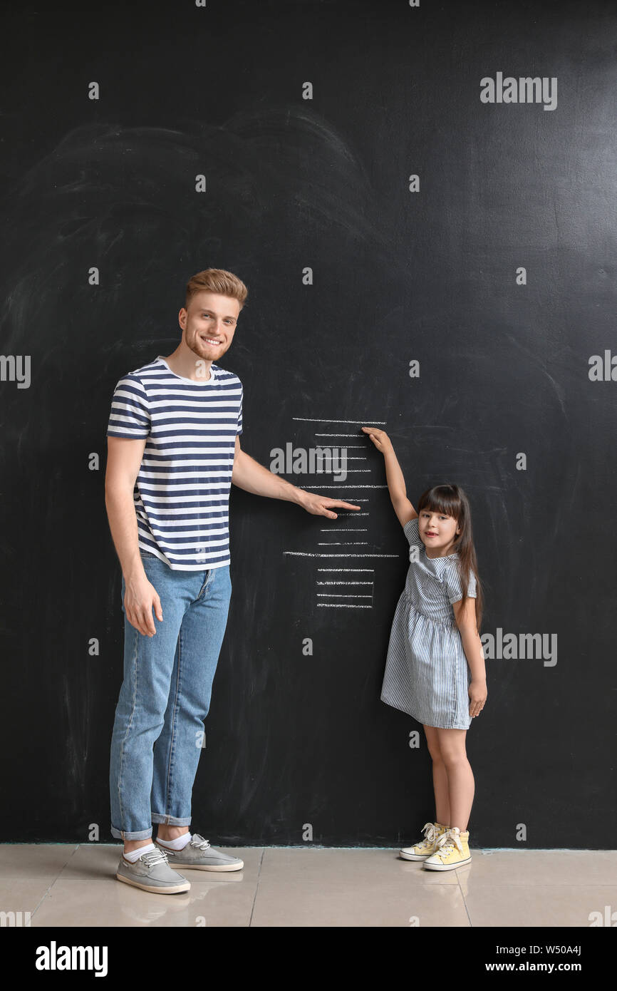 Height marks wall hi-res stock photography and images - Alamy