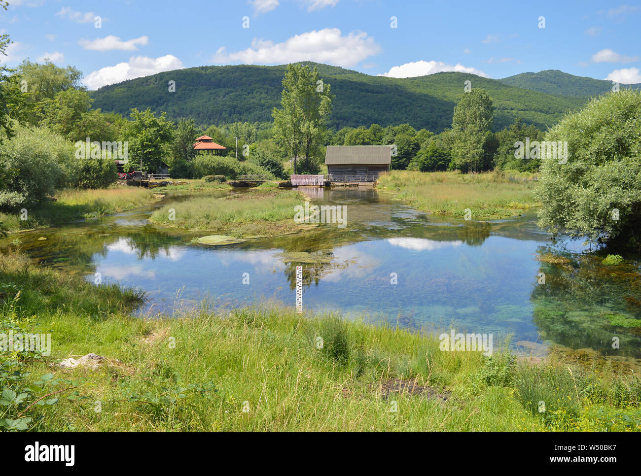 River Gacka springs, Tonkovića vrilo Stock Photo - Alamy