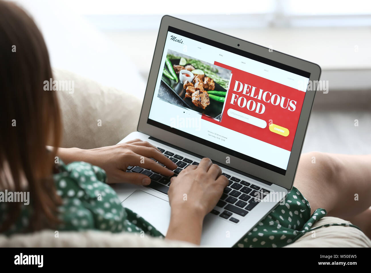 Ordering Pc High Resolution Stock Photography and Images - Alamy