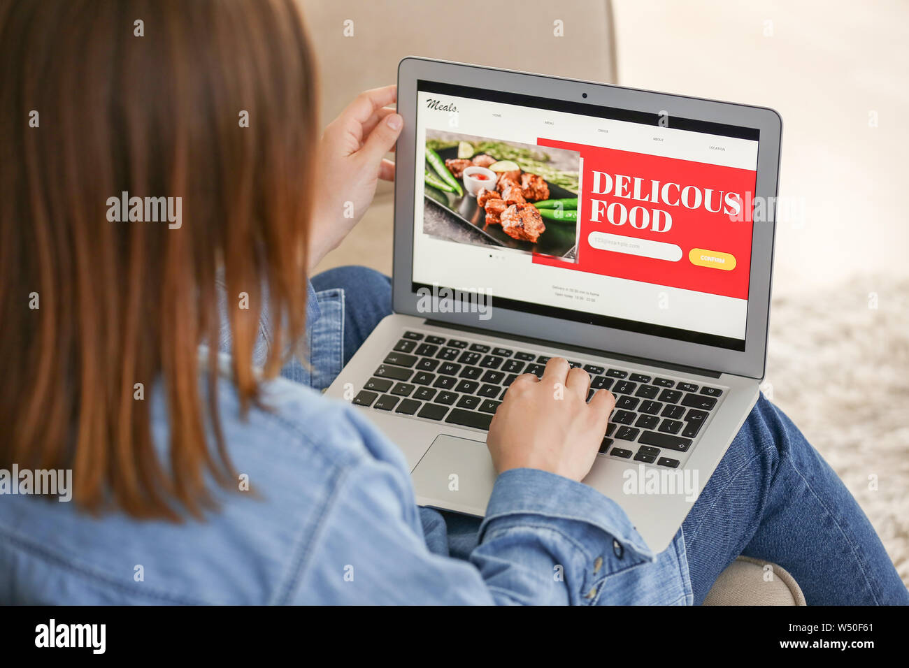 Ordering pc hi-res stock photography and images - Alamy