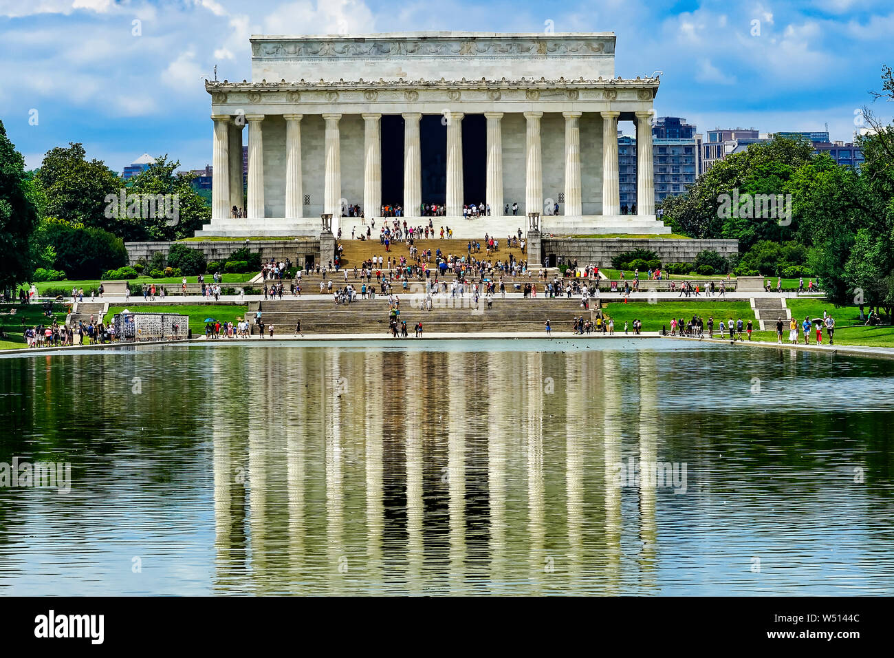 Reflecting Pool Reflection Abraham Lincoln Statue Memorial Columns ...