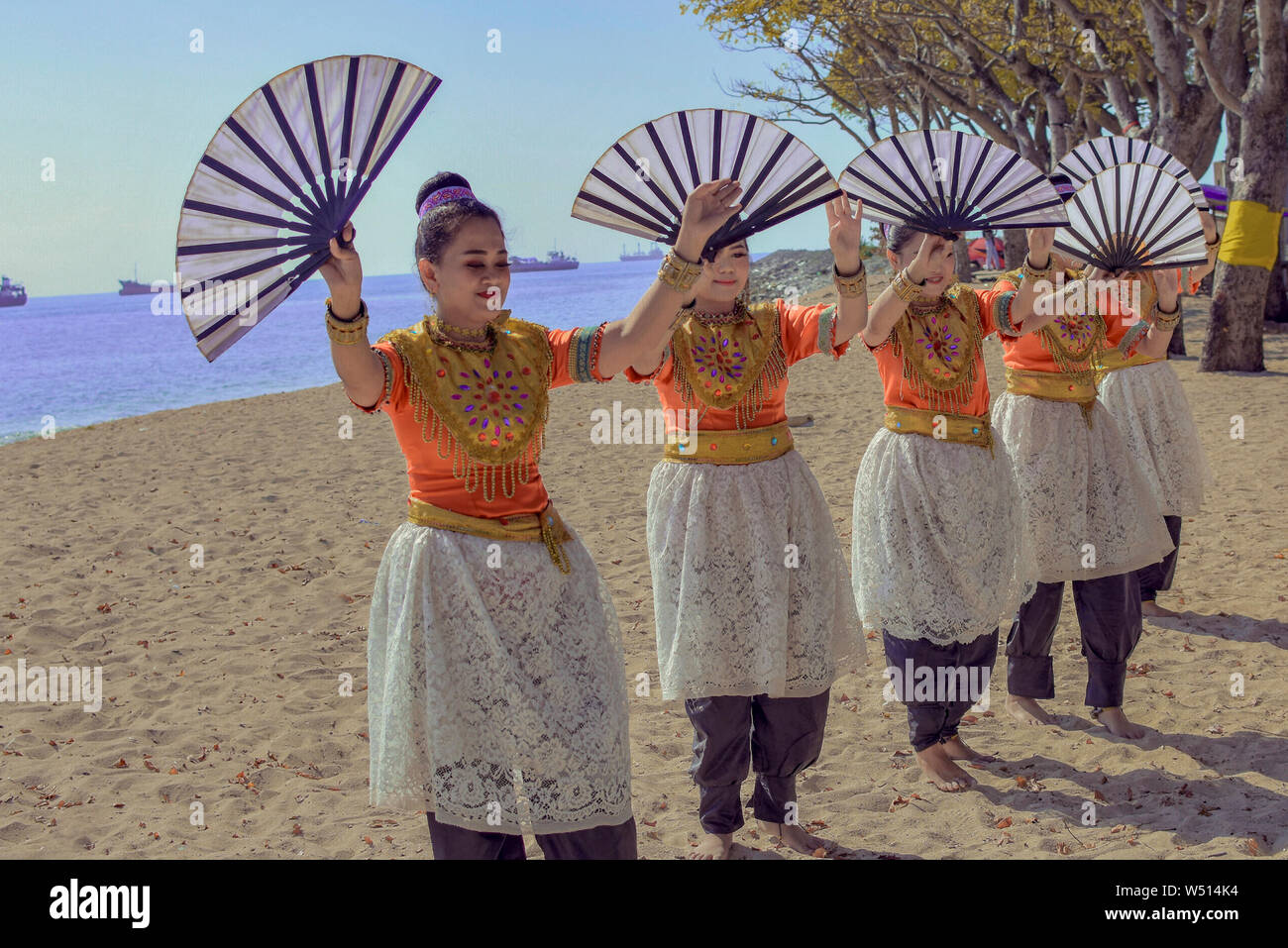 traditional dance and jambori2019 island lae lae makassar indonesia ...