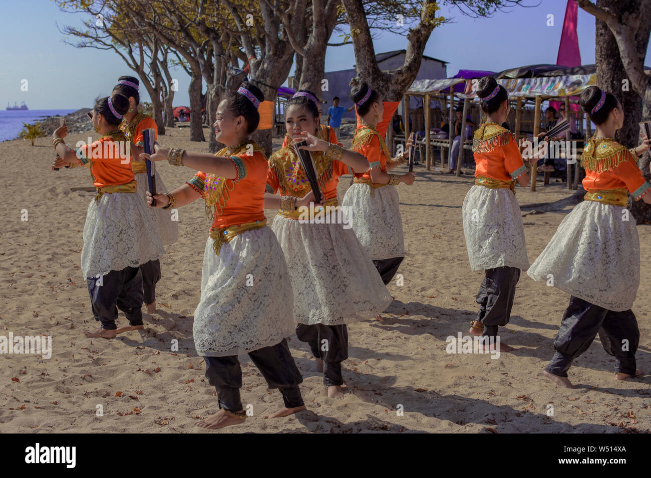 traditional dance and jambori2019 island lae lae makassar indonesia ...