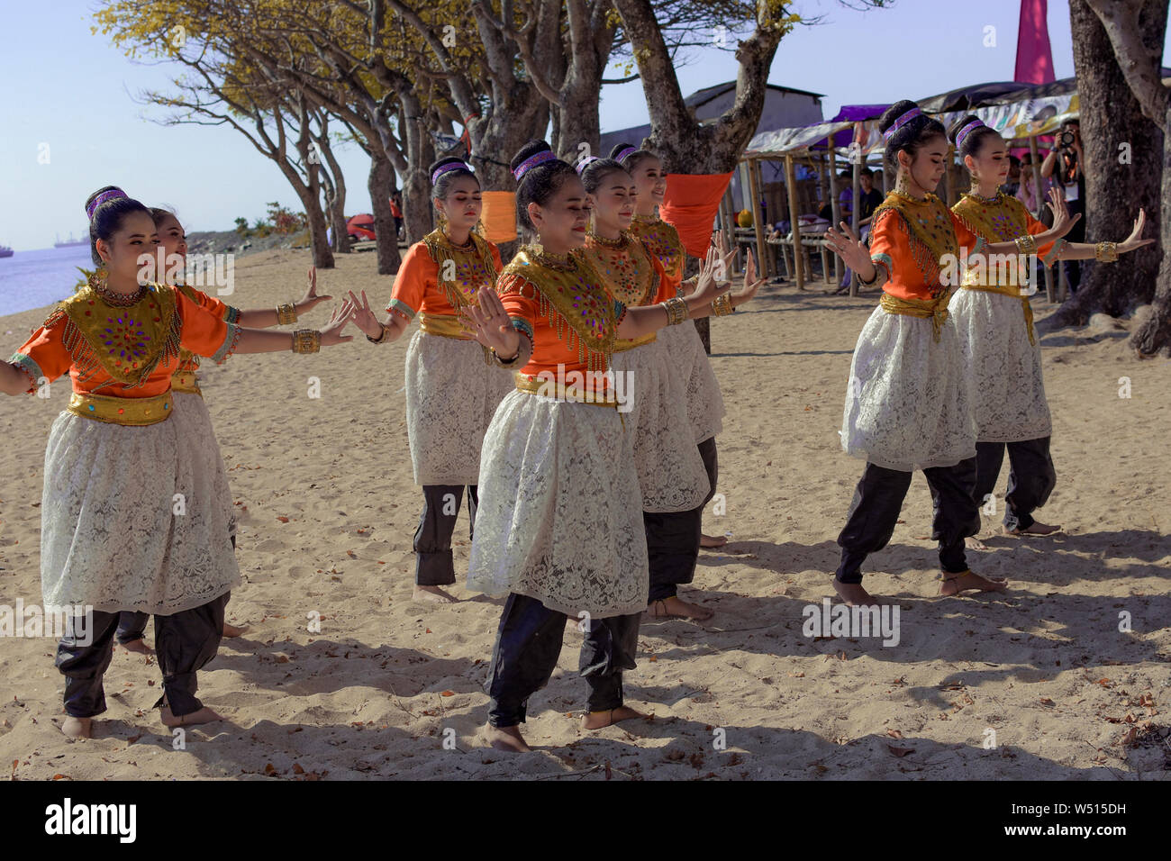 traditional dance and jambori2019 island lae lae makassar indonesia ...