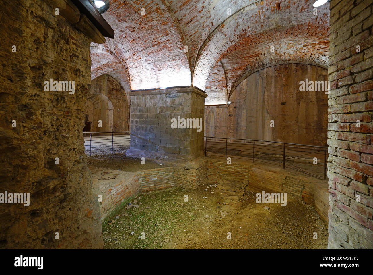Renaissance city walls hi-res stock photography and images - Alamy