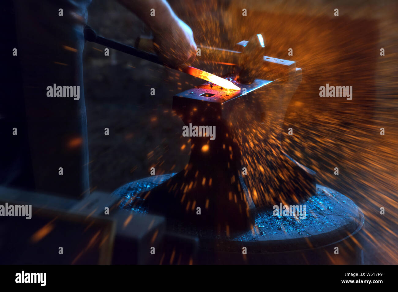 Anvil hammer spark fire hi-res stock photography and images - Alamy