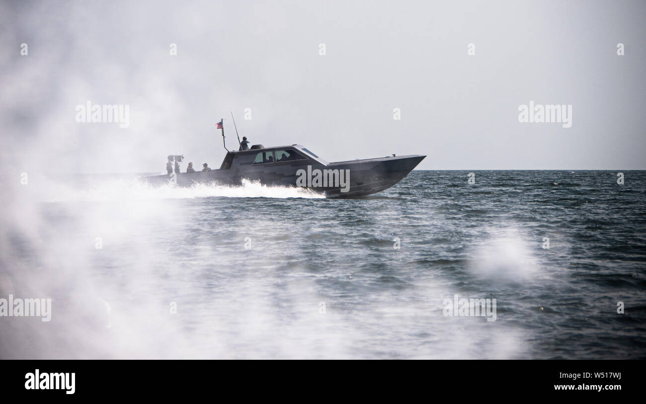 Special warfare combatant craft crewman hi-res stock photography and ...