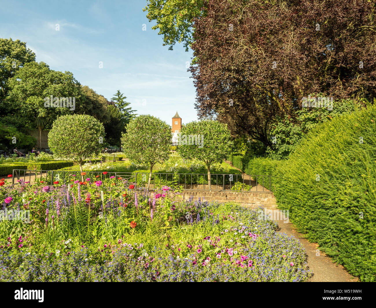 The Dutch Garden, Holland Park, London Stock Photo - Alamy