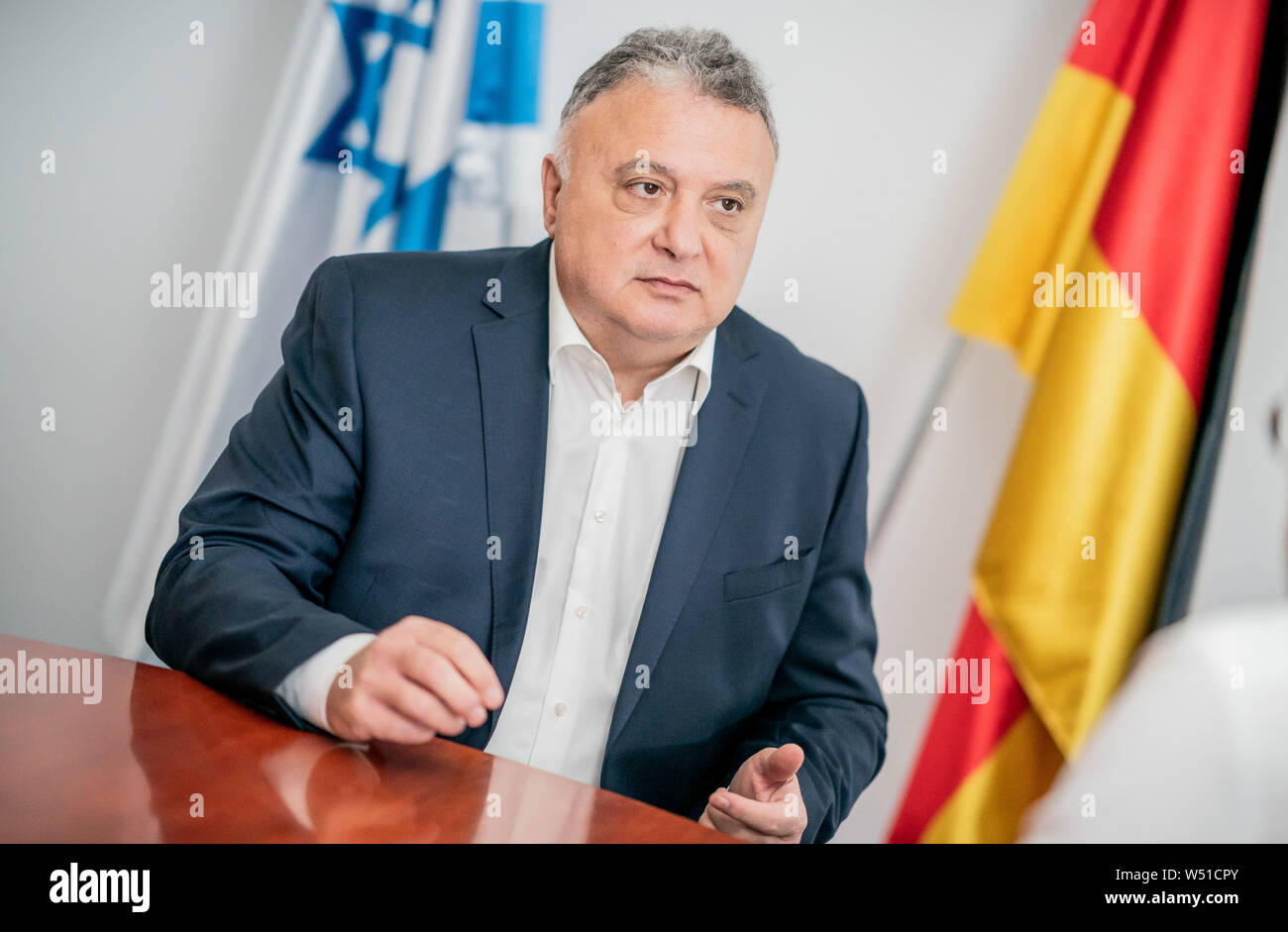 Jeremy issacharoff hi-res stock photography and images - Alamy