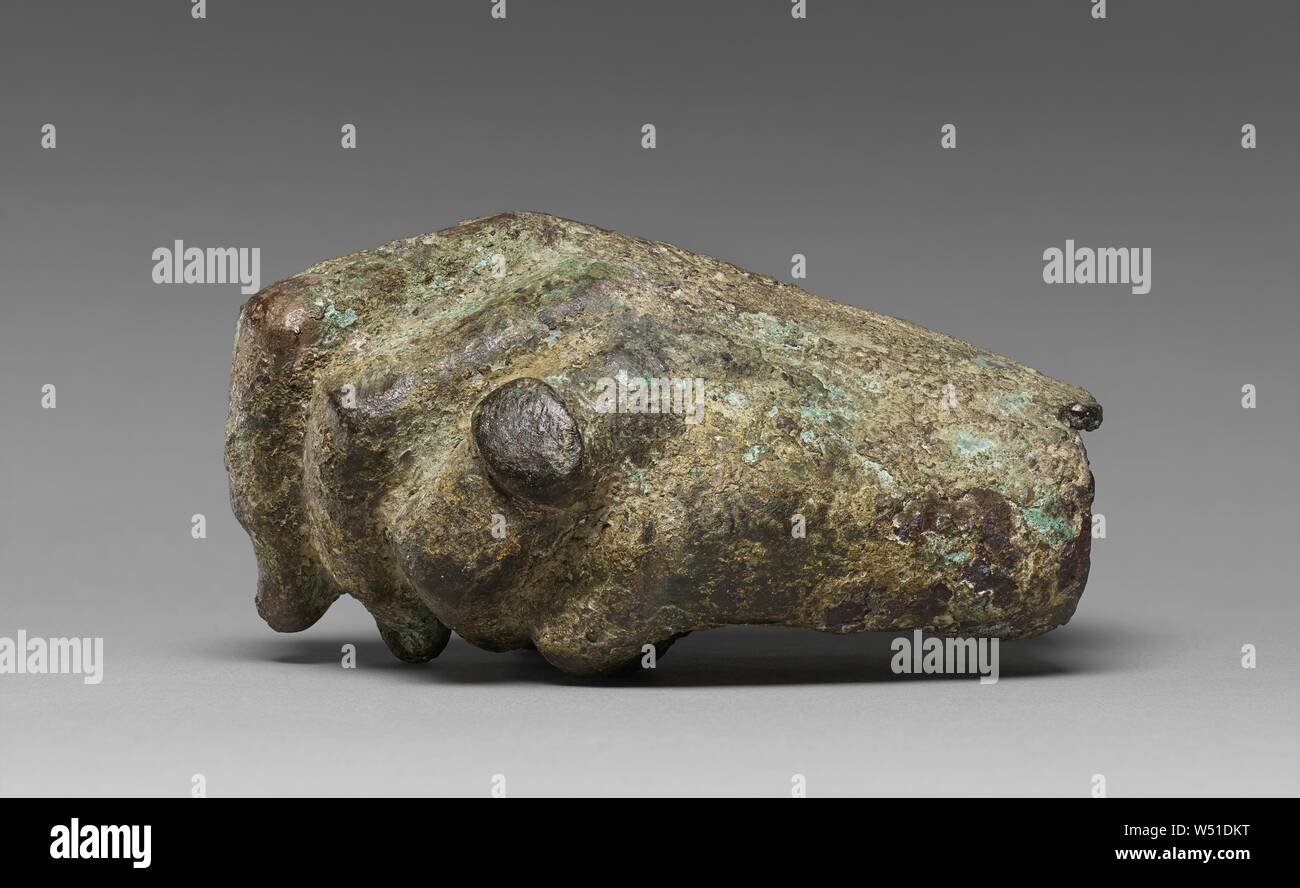 Hand bronze statue hi-res stock photography and images - Alamy