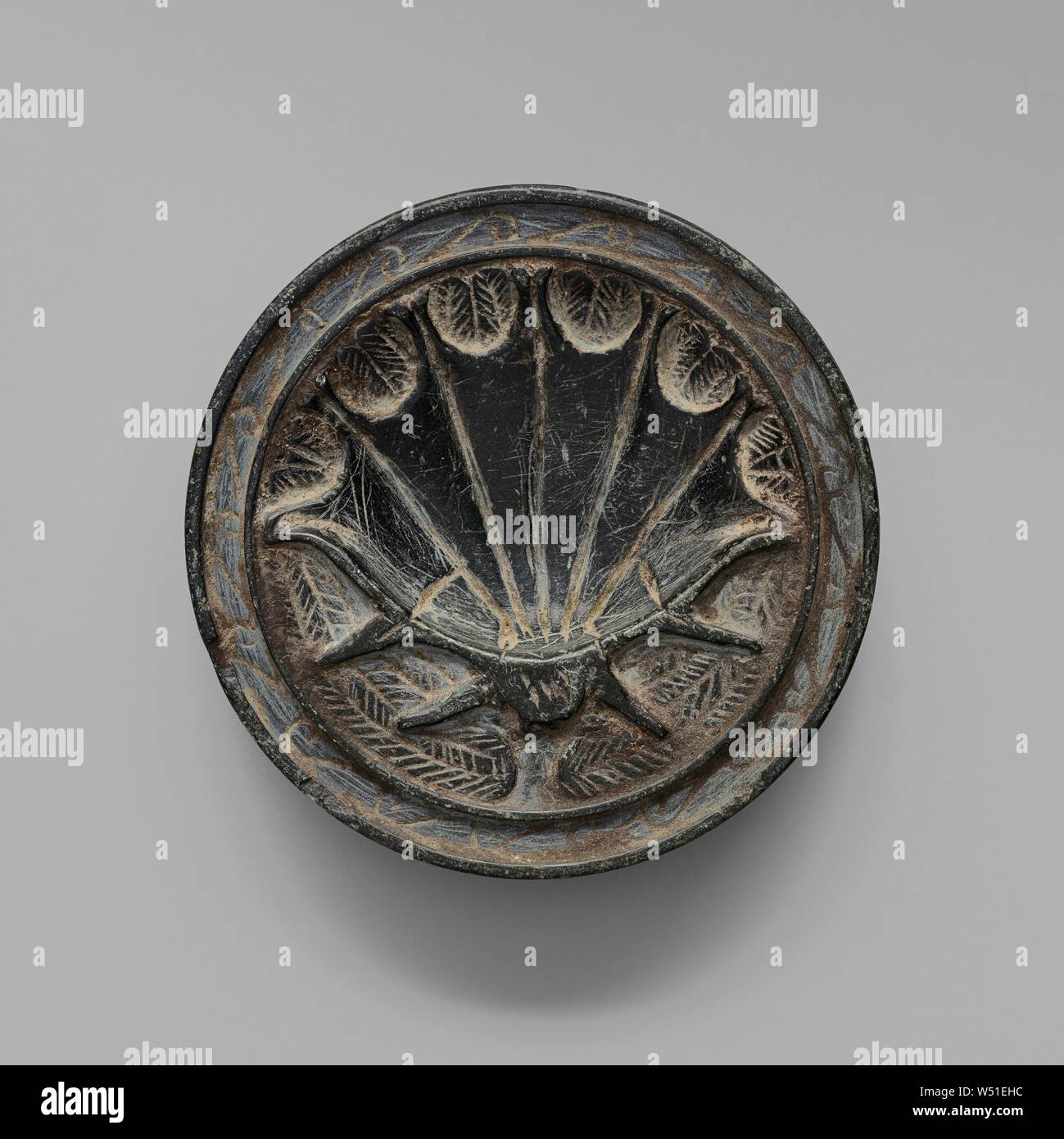 Shell shaped vessel hi-res stock photography and images - Alamy