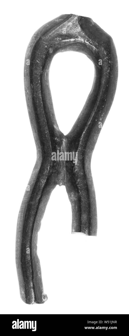 Figure of eight shaped object hi-res stock photography and images - Alamy