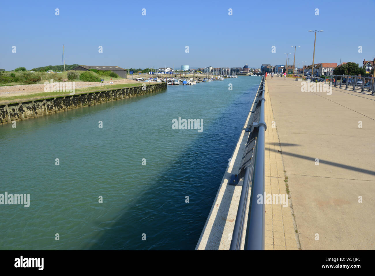 The Harbour entrance at Littlehampton Harbour Stock Photo - Alamy