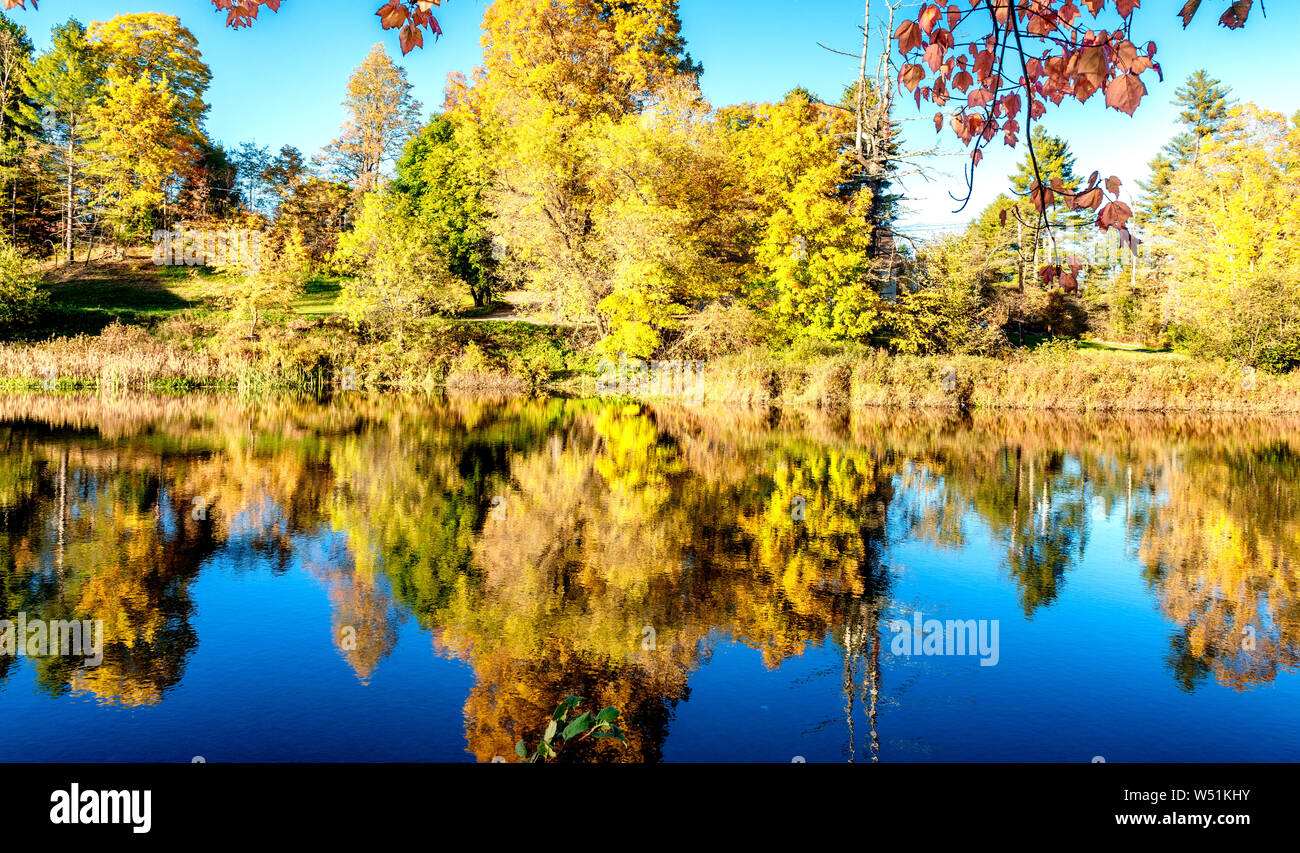 Lake reflections in Vermont during Foliage season Stock Photo - Alamy