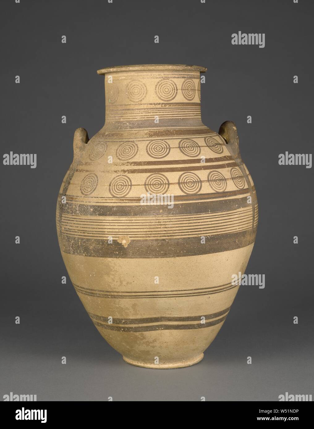 Cypriot bichrome ware hi-res stock photography and images - Alamy