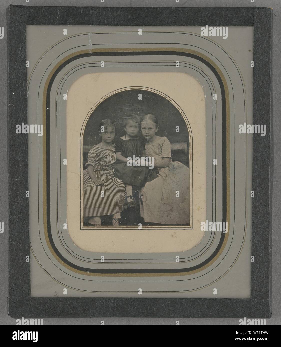 Three french girls hi-res stock photography and images - Alamy