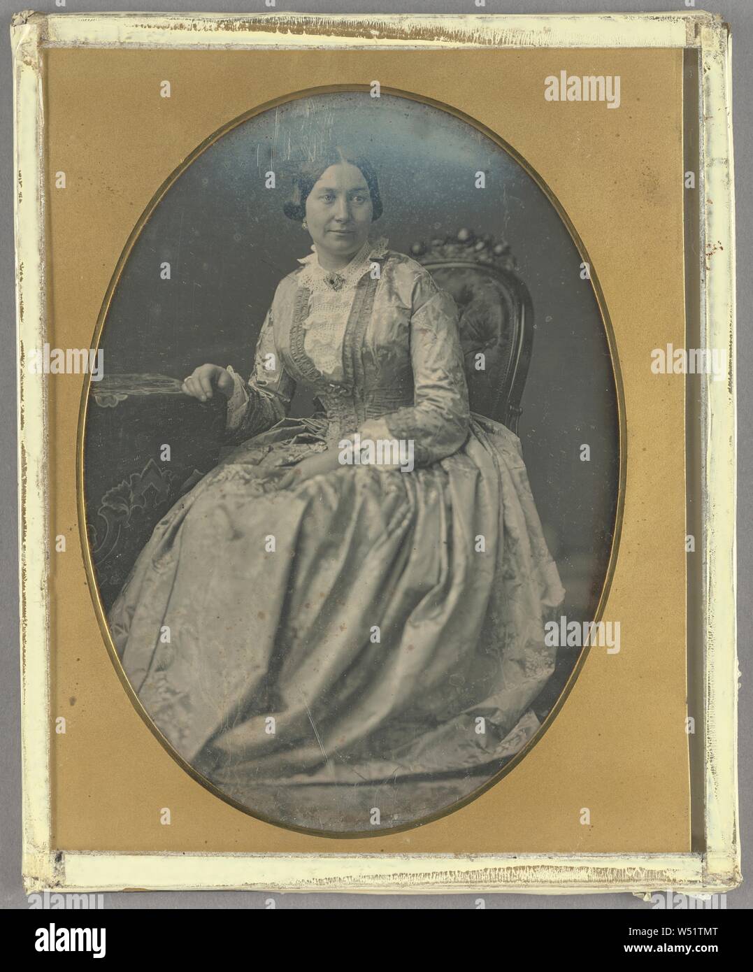 1850 dress woman hi-res stock photography and images - Alamy