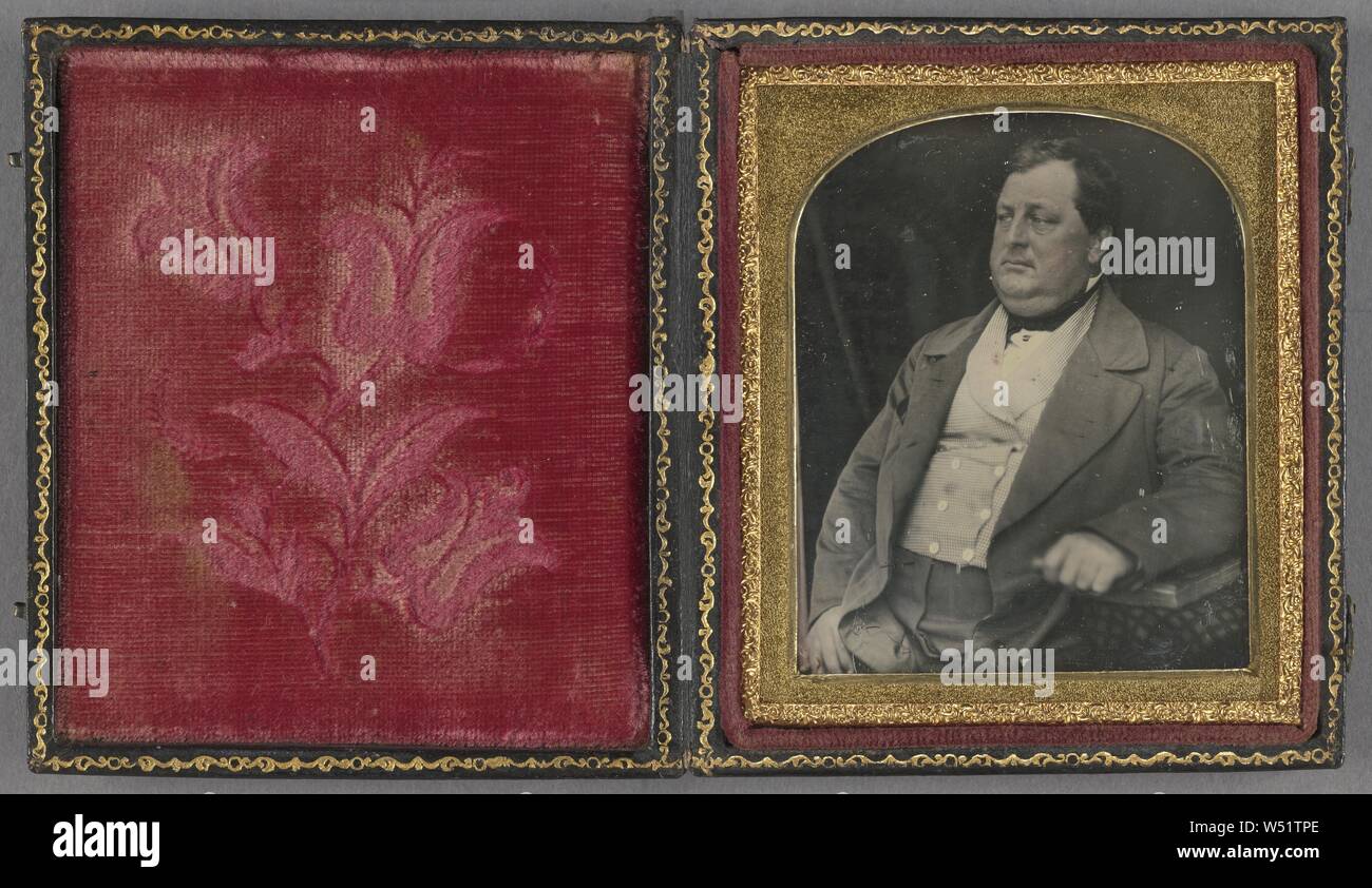 Portly man hi-res stock photography and images - Alamy