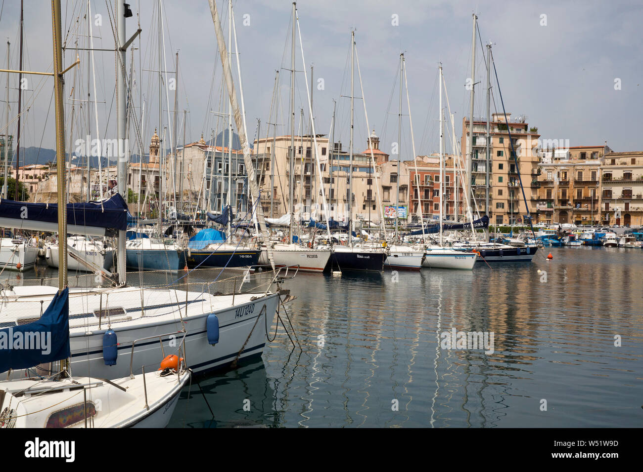 Palermo harbour hi-res stock photography and images - Alamy