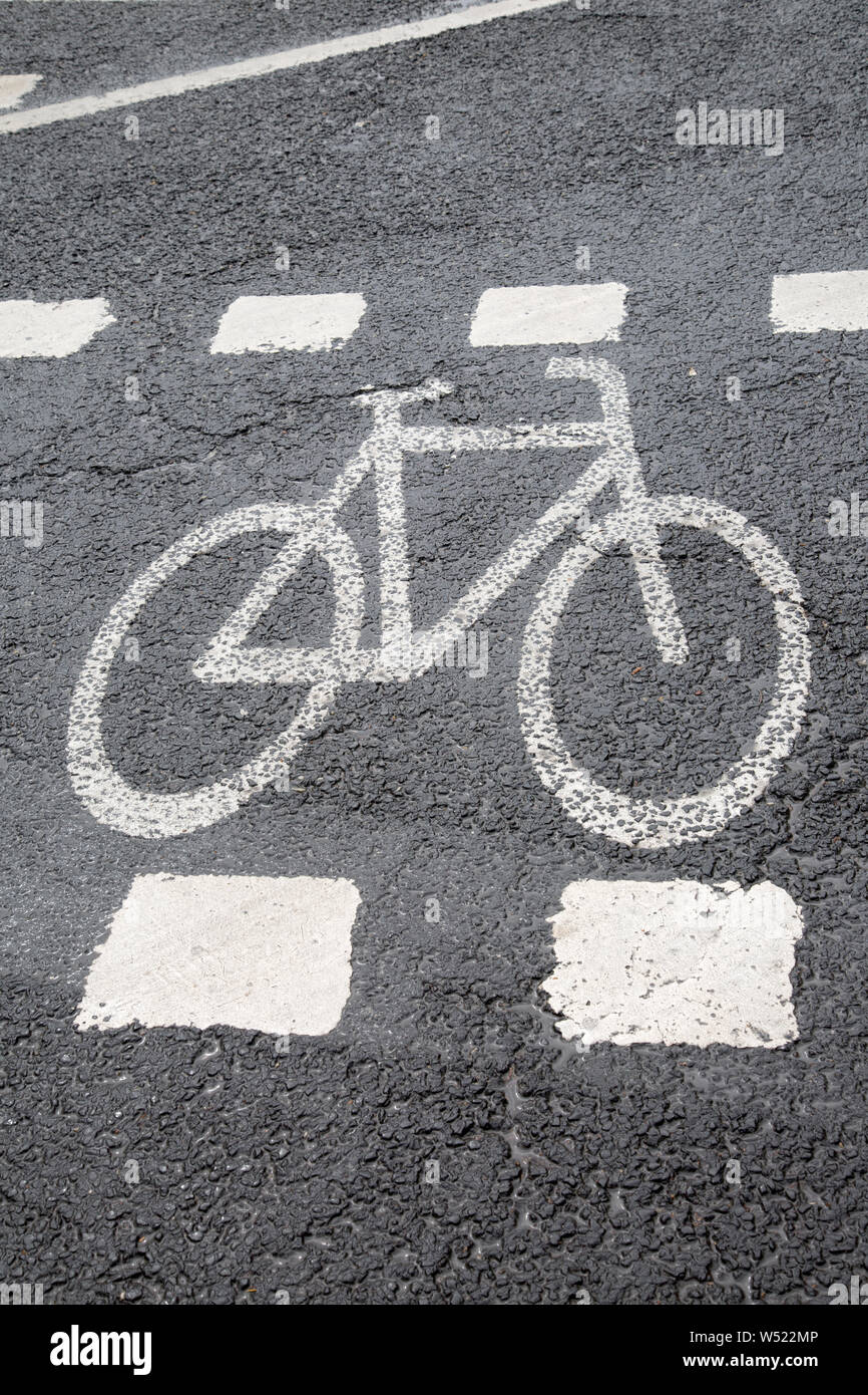 Bike Lane Symbol on Street Stock Photo - Alamy