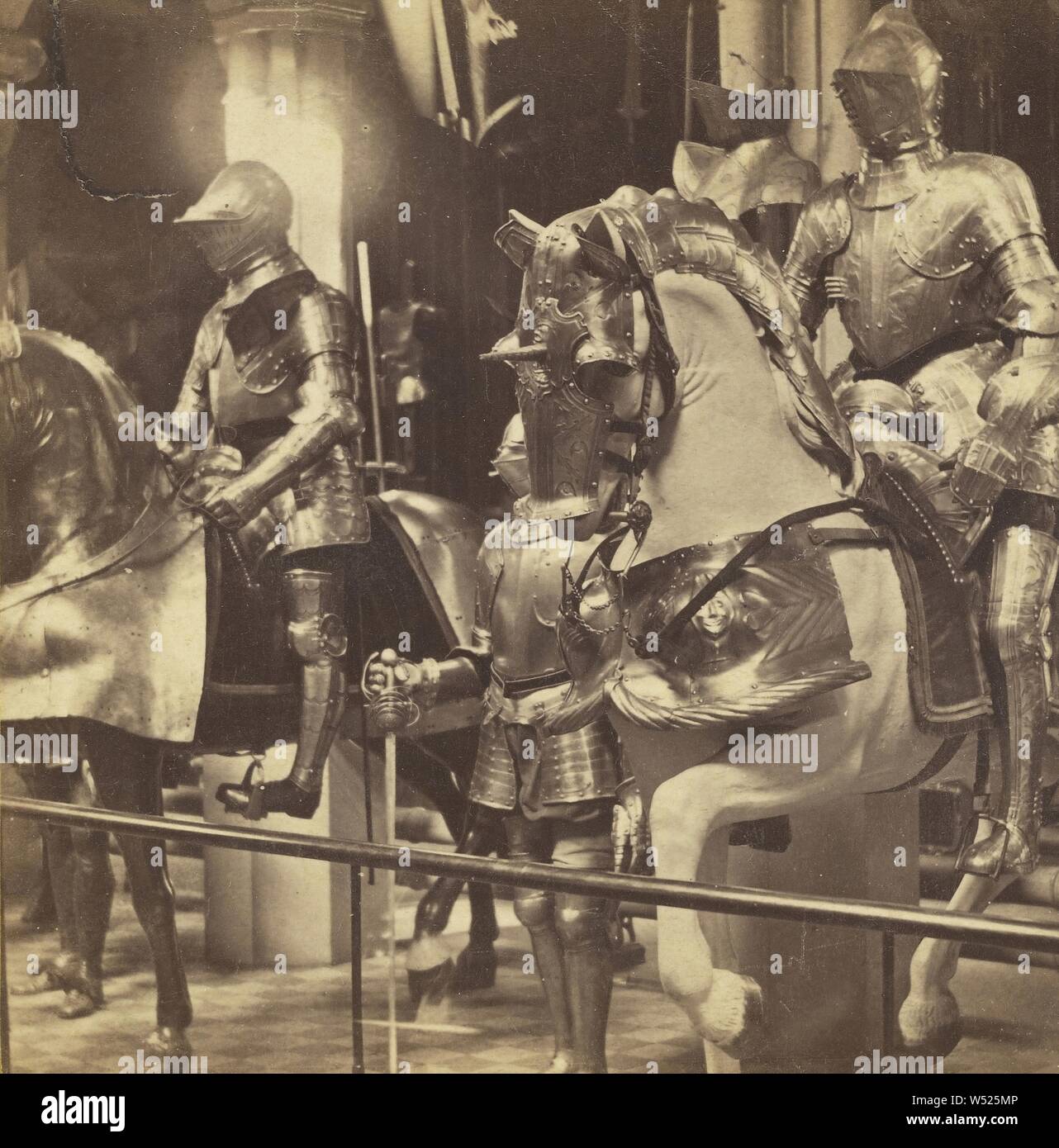 Suits of armour hi-res stock photography and images - Alamy