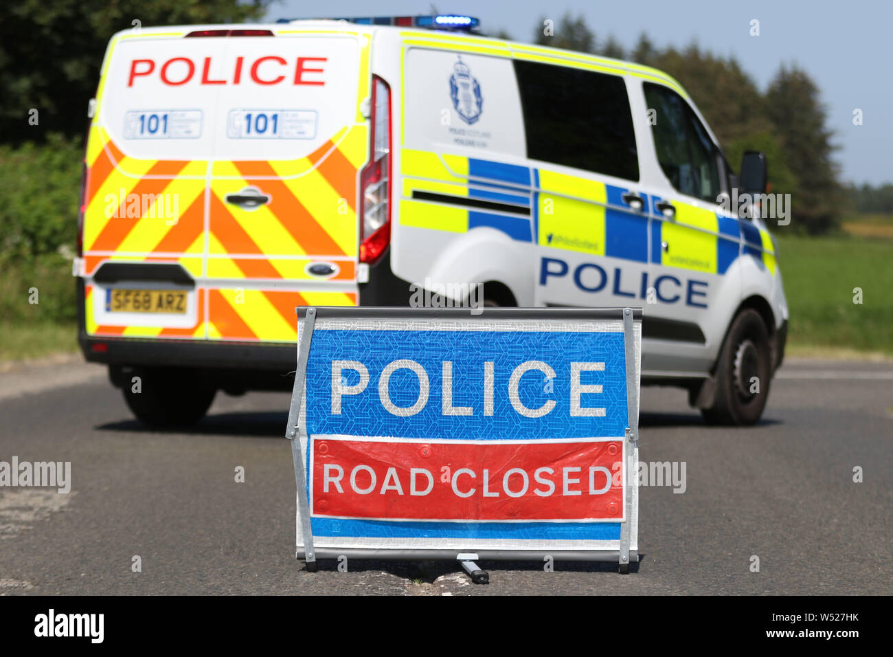 Police crash warning sign hi-res stock photography and images - Alamy