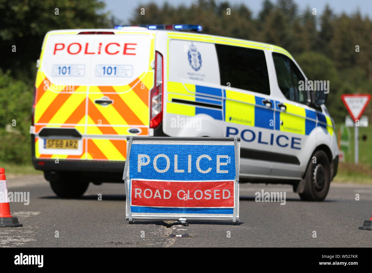 Police crash warning sign hi-res stock photography and images - Alamy