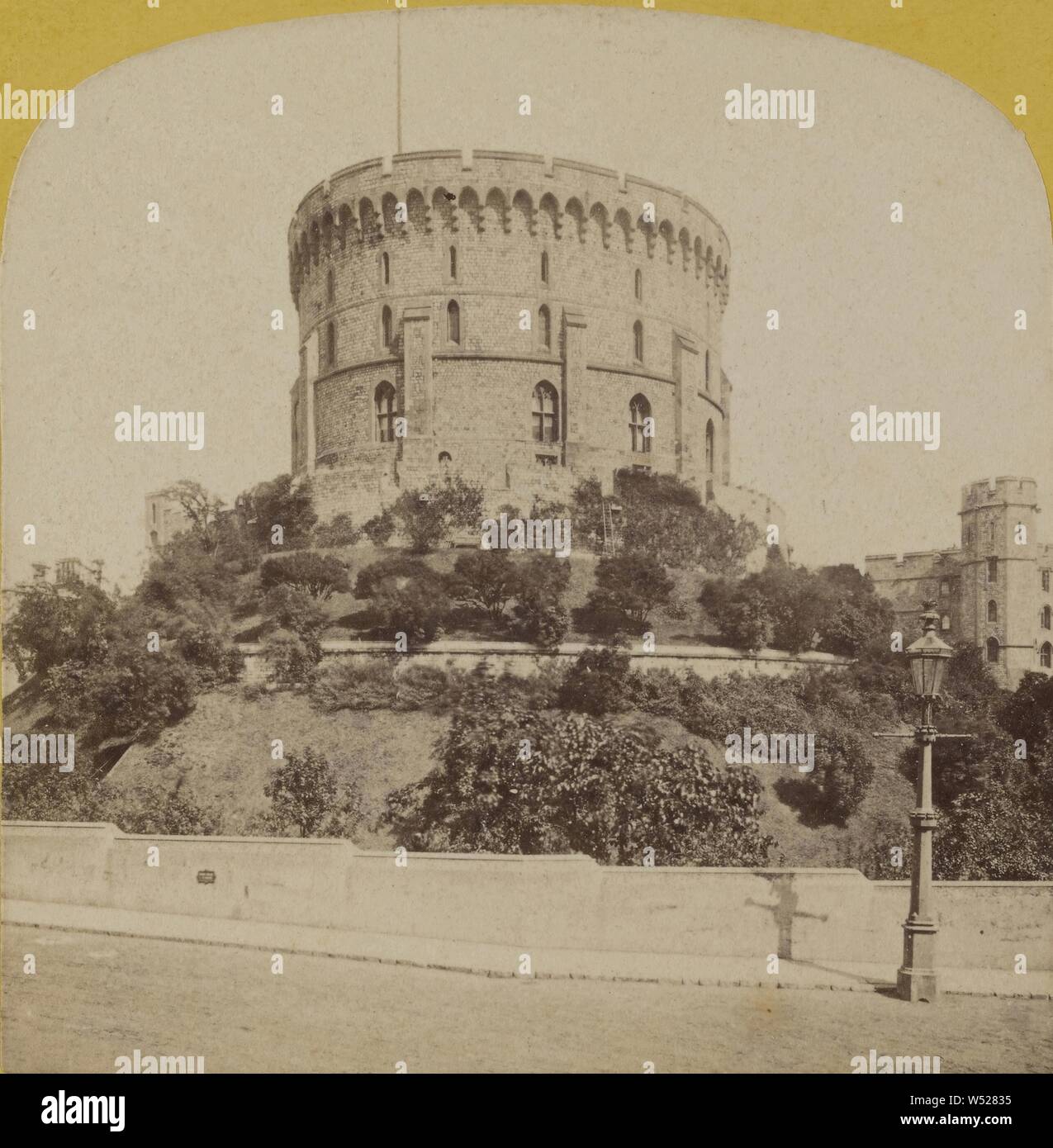 Windsor castle round tower hi-res stock photography and images - Alamy