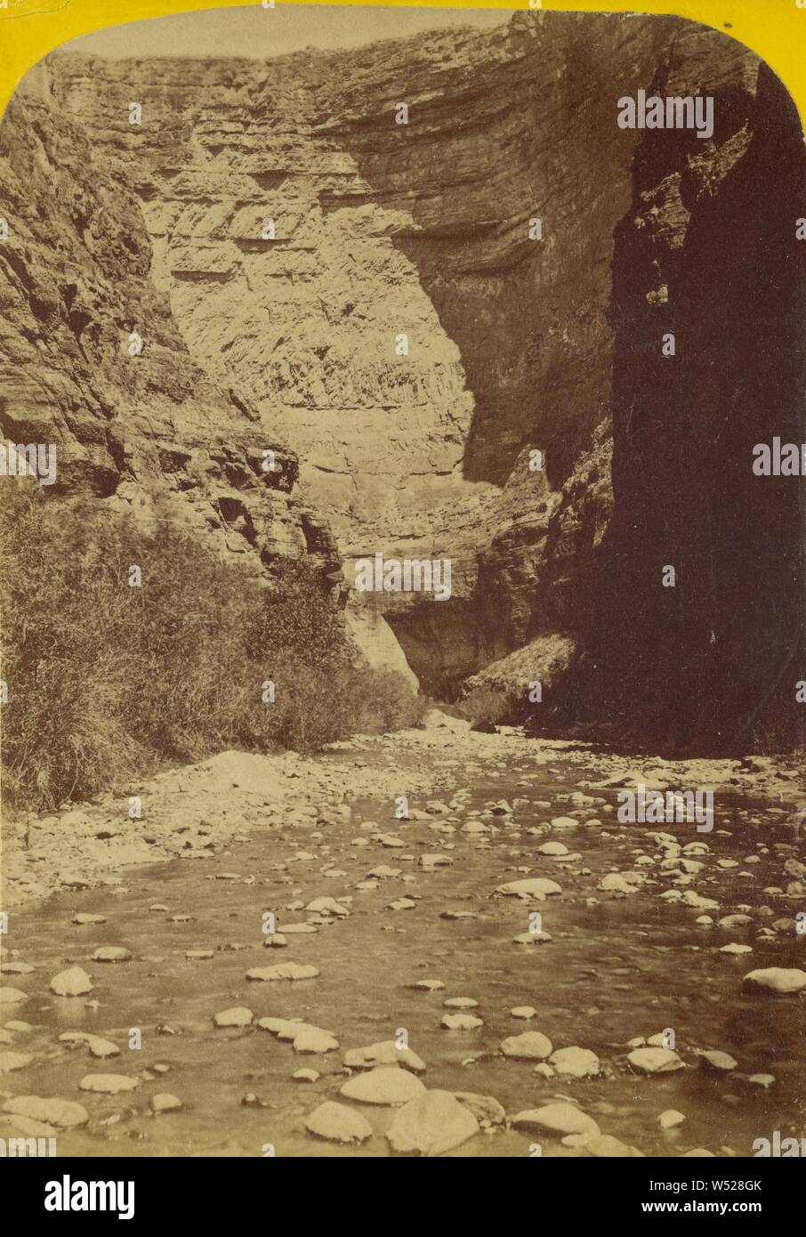 Thousand feet silver hi-res stock photography and images - Alamy