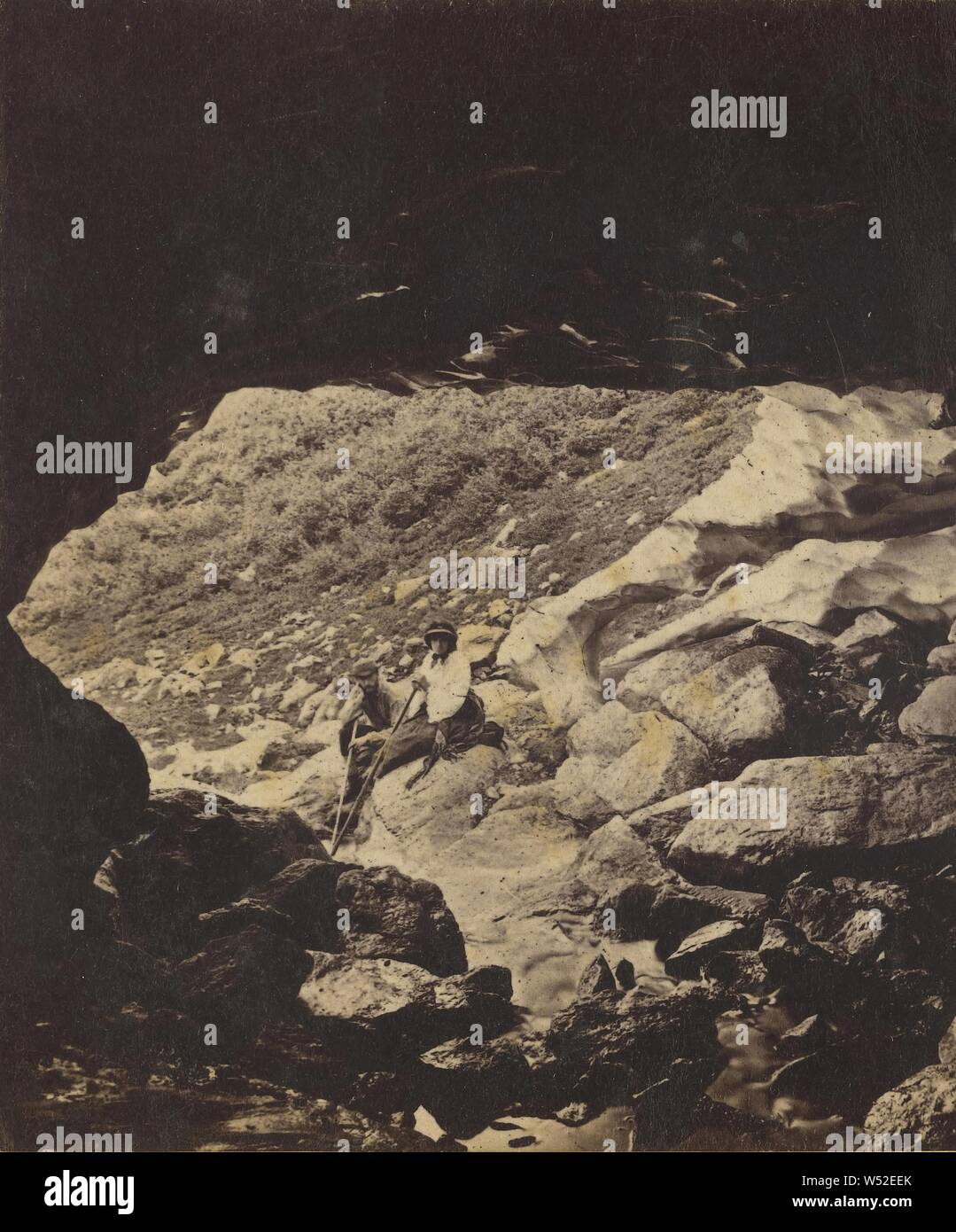 Snow arch tuckermans ravine hi-res stock photography and images - Alamy