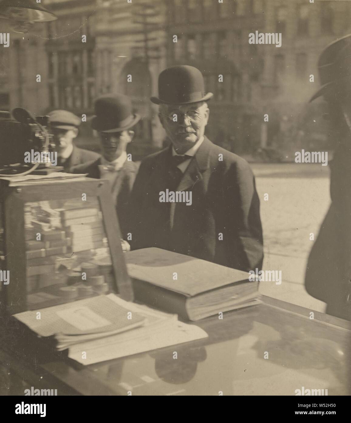 Joe Killip (d) July 1916 Laundry at Coulson and Wendt's Stand cor State ...