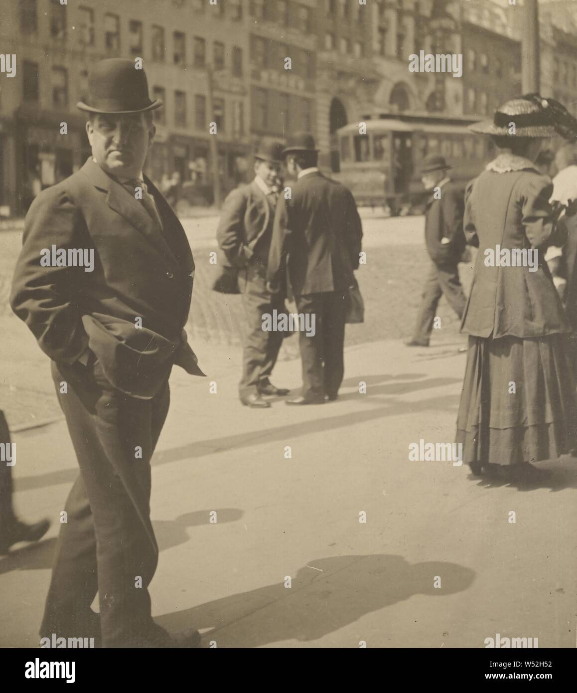 1900s man hi-res stock photography and images - Alamy