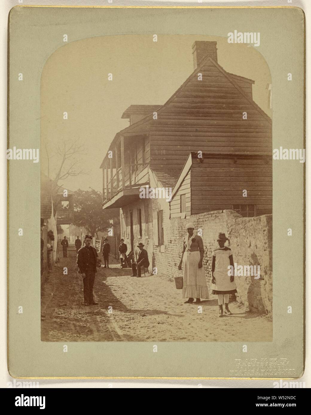 Barker black hi-res stock photography and images - Alamy