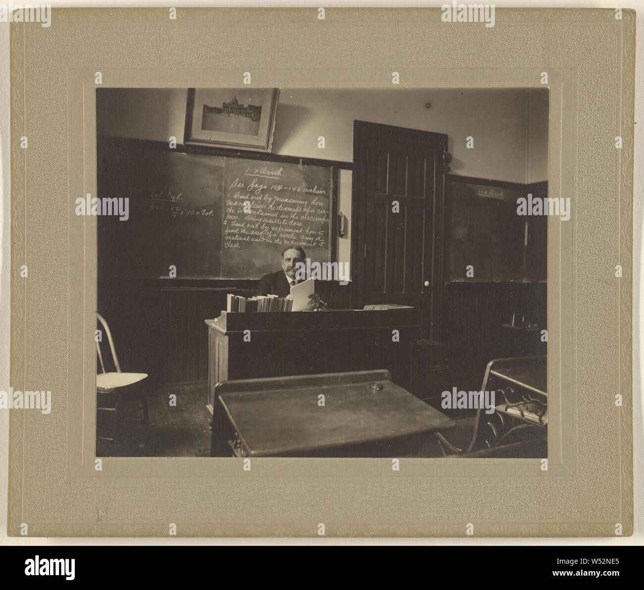 The classroom 1900 hi-res stock photography and images - Alamy