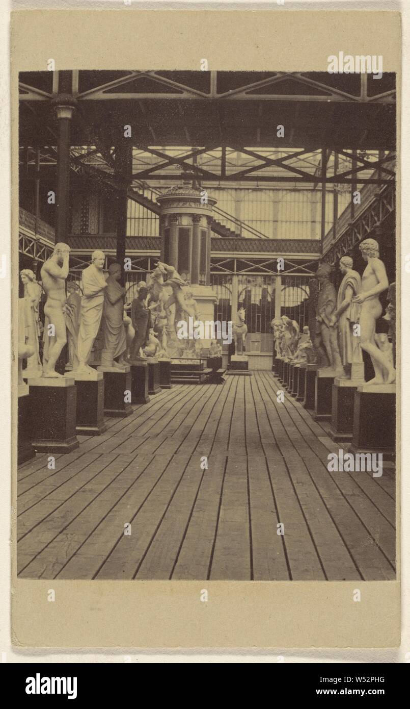 Silver monuments hi-res stock photography and images - Alamy