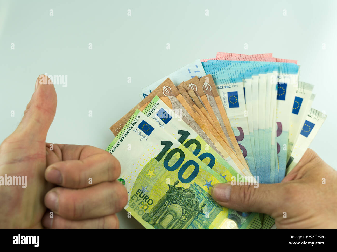 Large amount of cash hi-res stock photography and images - Alamy