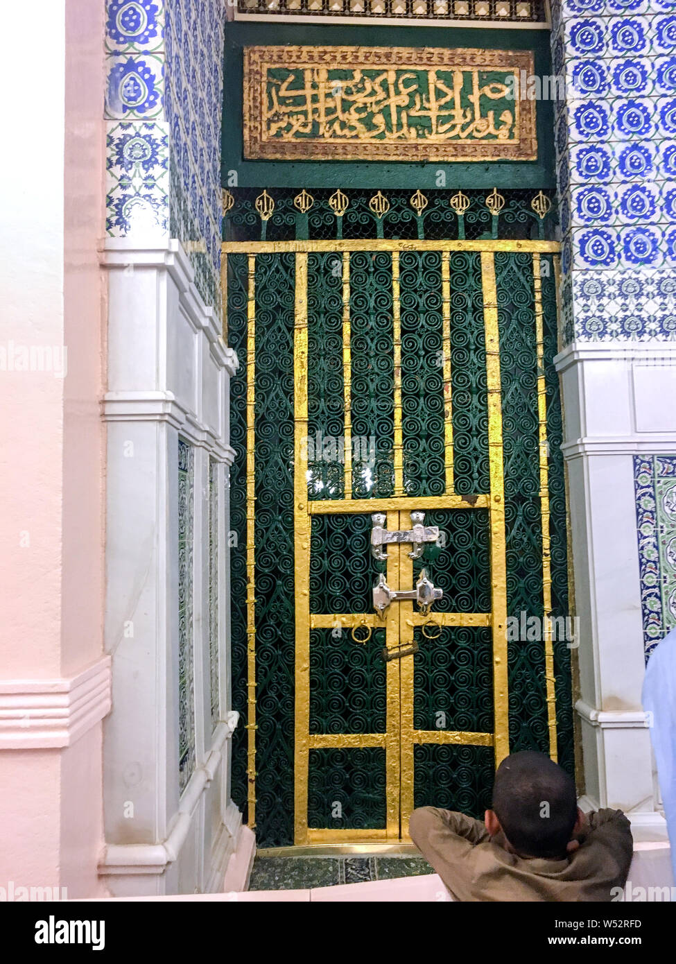 MEDINA, SAUDI ARABIA - JUNE 24, 2019: The tomb of the Islamic prophet ...