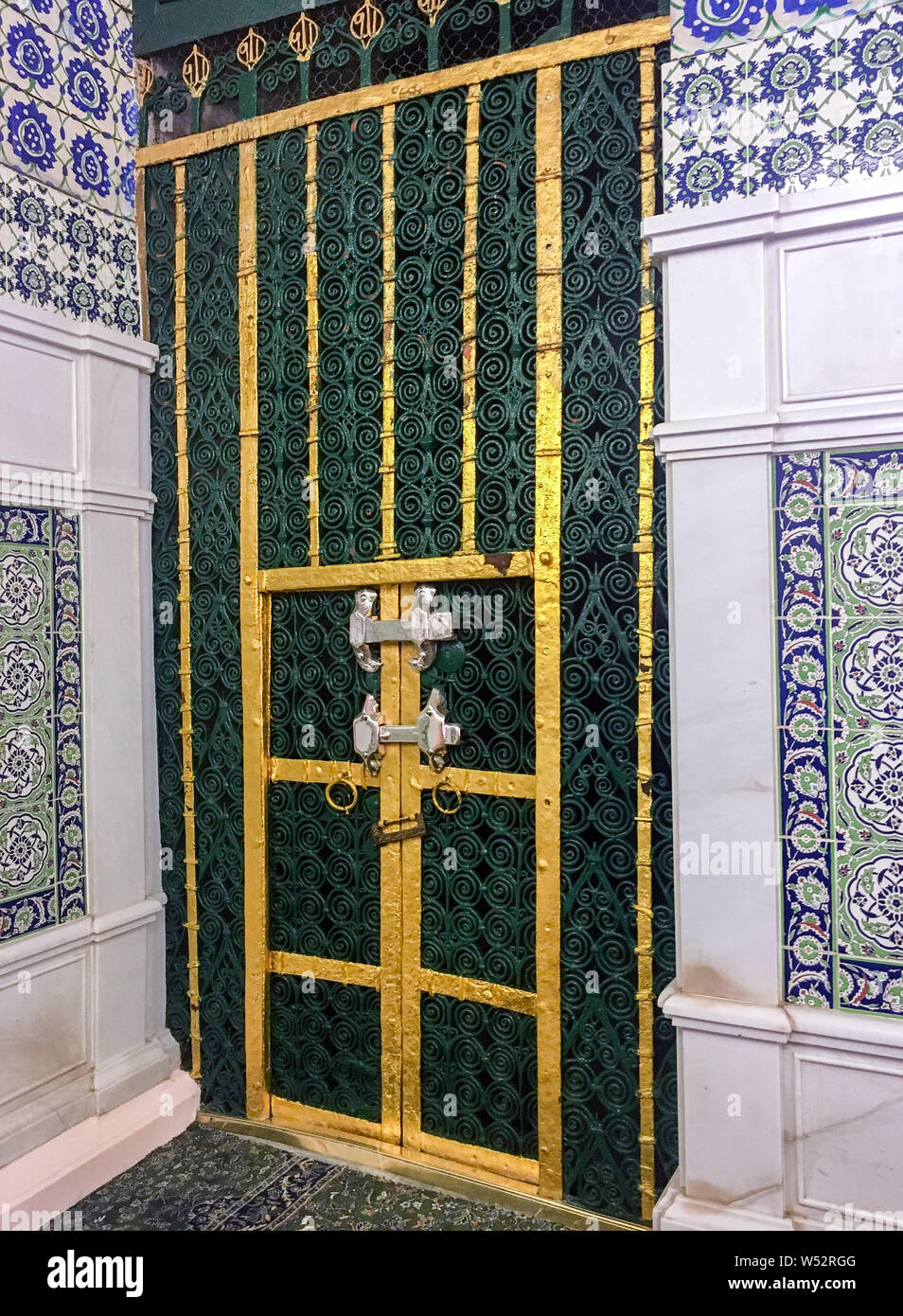 Prophet Muhammad Tomb In Medina