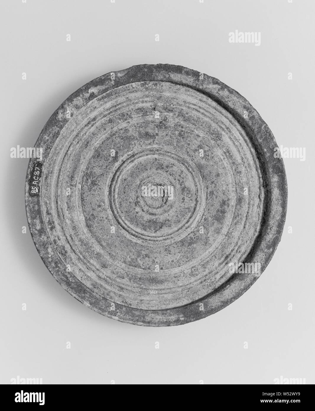 Bronze box mirror hi-res stock photography and images - Alamy