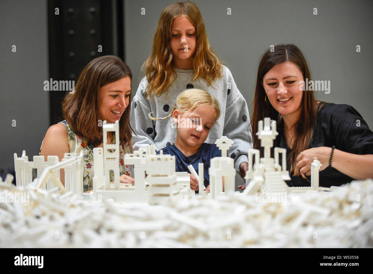 London, UK. 26 July 2019. (C) Margot Cartwright-Naylor, aged 4, and her ...