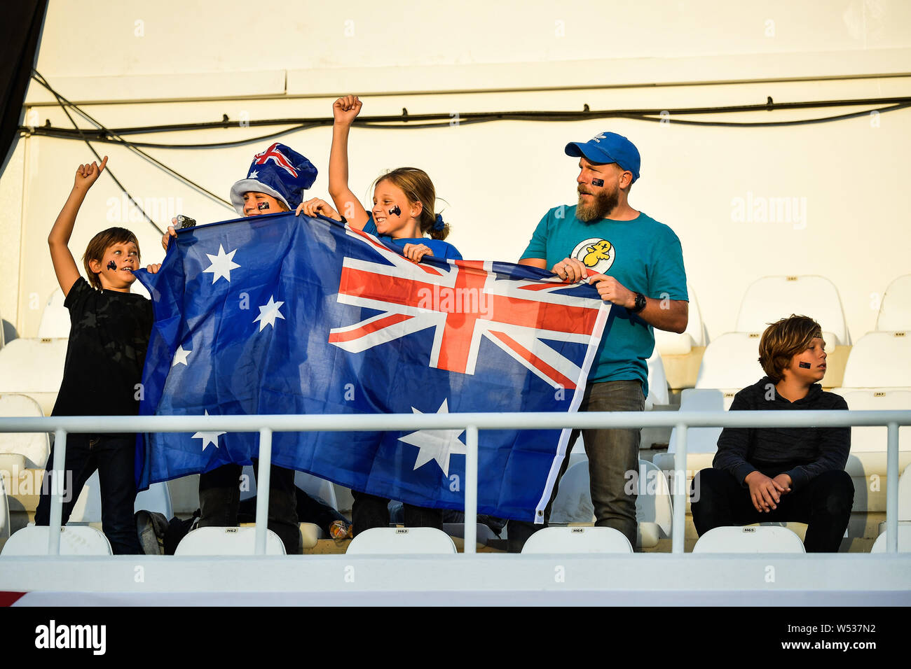 Australia fans show support for their team hi-res stock photography and ...