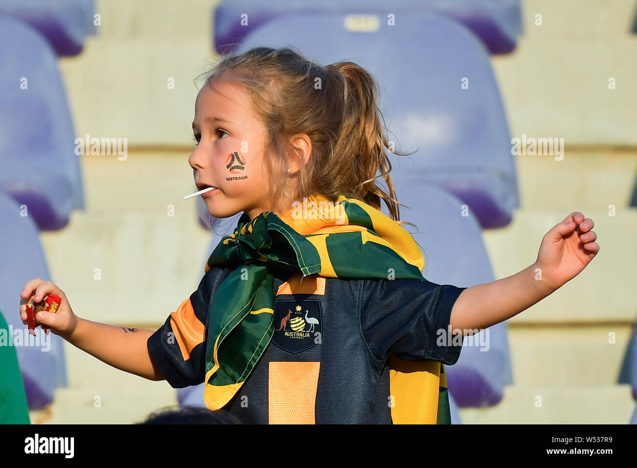 Australia fans show support for their team hi-res stock photography and ...