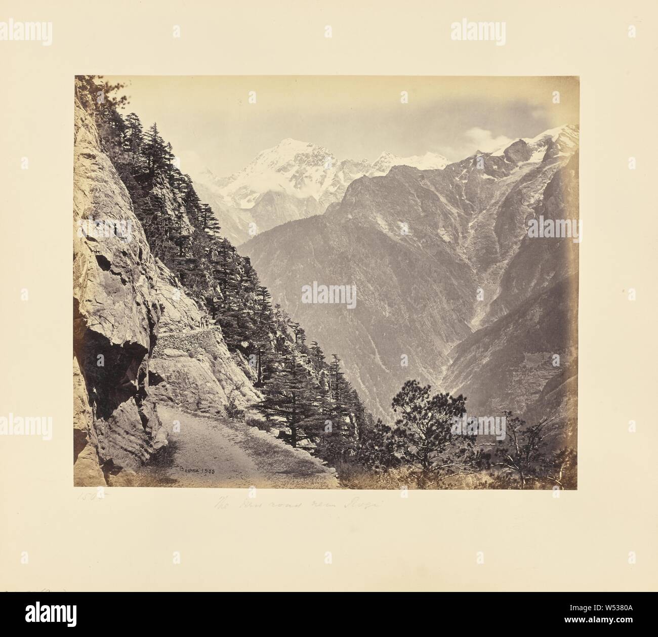 Chini mountains hi-res stock photography and images - Alamy