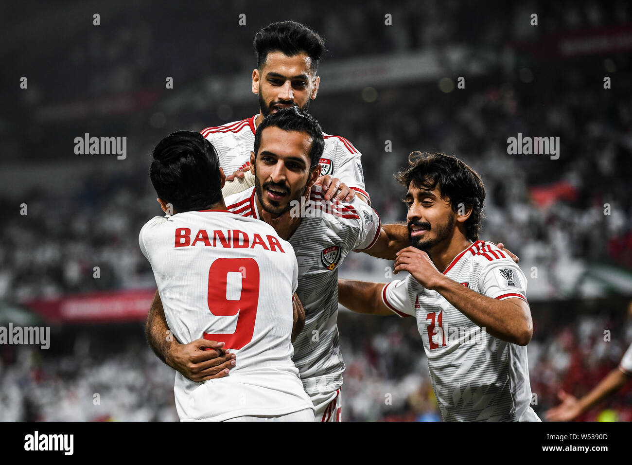Players of United Arab Emirates national football team celebrate after ...