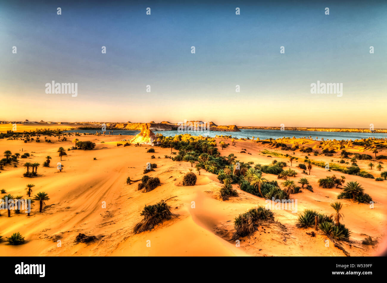 Ounianga hi-res stock photography and images - Alamy