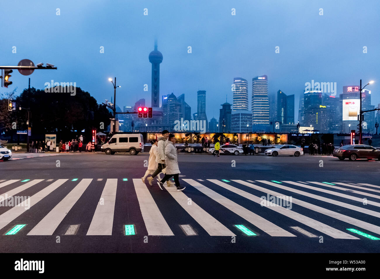 Pedestrian crossing led lights green hi-res stock photography and ...